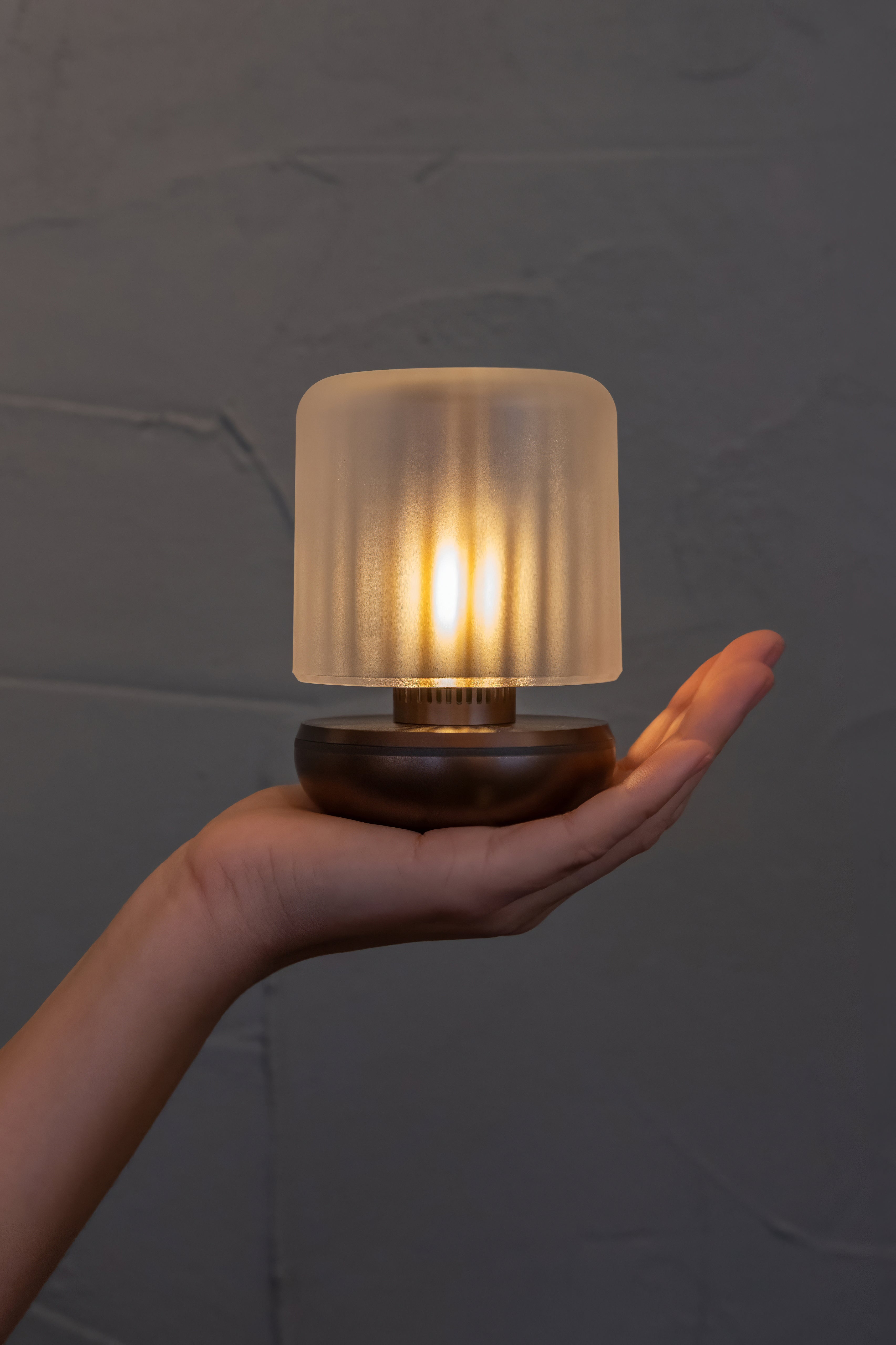 Humble launches new wireless design lamp ‘Firefly’